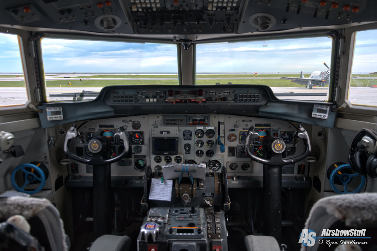 US Army Golden Knights Retire C-31 Jump Plane After 34 Years Of Service ...